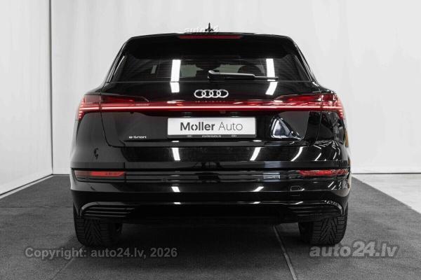 Melns Audi E-Tron 2022 Tallina, ar dzinēja tilpumu 0.00 L un nobraukumu 52 tūkst. km par 37500 €, foto 5 vietnē AUTOMOTO.COM.LV