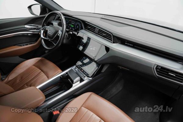 Melns Audi E-Tron 2022 Tallina, ar dzinēja tilpumu 0.00 L un nobraukumu 52 tūkst. km par 37500 €, foto 7 vietnē AUTOMOTO.COM.LV