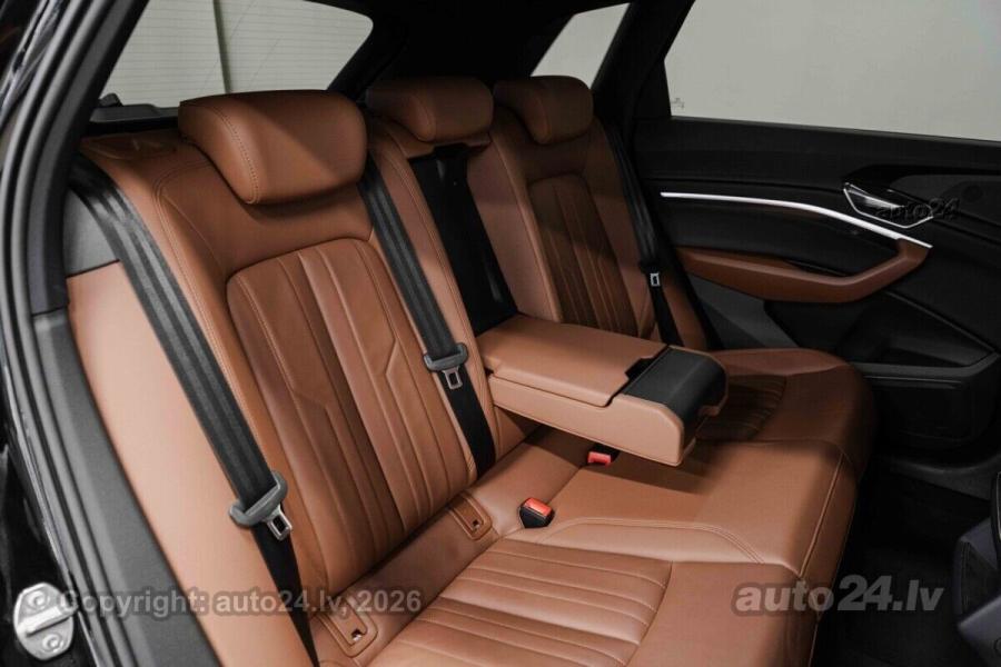 Черный Ауди E-Tron 2022 в Таллин, объемом двигателя 0.00 л и пробегом 52 тыс. км за 37500 €, фото 14 на AUTOMOTO.COM.LV