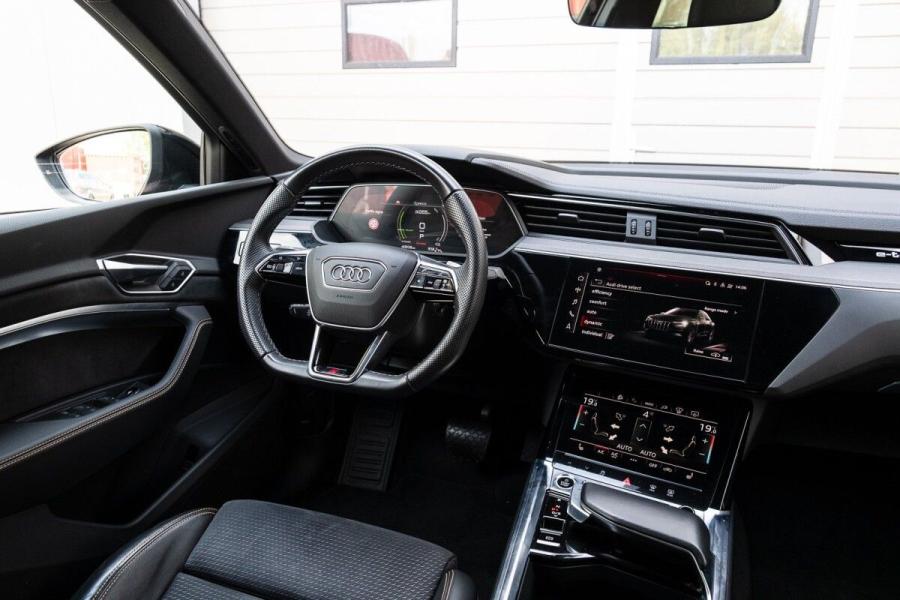 Melns Audi E-Tron 2022 Jelgava, ar dzinēja tilpumu 0.00 L un nobraukumu 41 tūkst. km par 42200 €, foto 10 vietnē AUTOMOTO.COM.LV