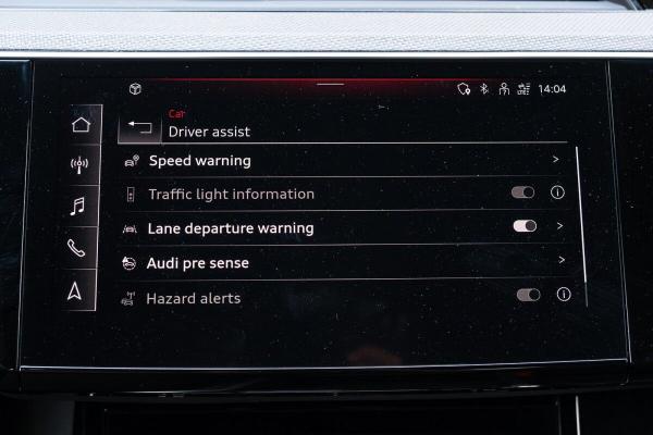 Black Audi E-Tron 2022 in Jelgava, with an engine capacity of 0.00 L and mileage of 41 thousand km for 42200 €, photo 10 on AUTOMOTO.COM.LV