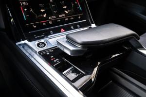 Melns Audi E-Tron 2022 Jelgava, ar dzinēja tilpumu 0.00 L un nobraukumu 41 tūkst. km par 42200 €, foto 17 vietnē AUTOMOTO.COM.LV