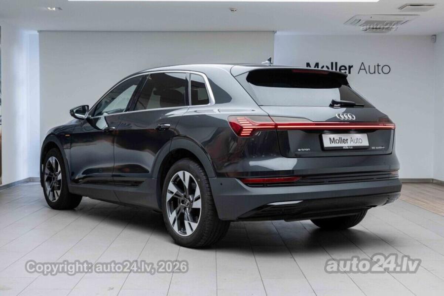 Melns Audi E-Tron 2022 Tallina, ar dzinēja tilpumu 0.00 L un nobraukumu 54 tūkst. km par 39350 €, foto 5 vietnē AUTOMOTO.COM.LV