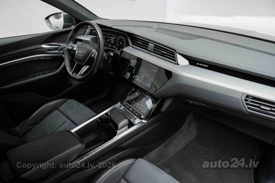 Melns Audi E-Tron 2022 Tallina, ar dzinēja tilpumu 0.00 L un nobraukumu 54 tūkst. km par 39350 €, foto 9 vietnē AUTOMOTO.COM.LV