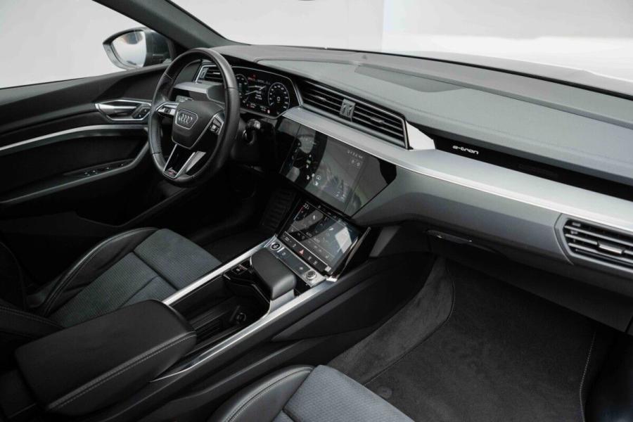 Черный Ауди E-Tron 2022 в Пеэтри, объемом двигателя 0.10 л и пробегом 54 тыс. км за 39350 €, фото 9 на AUTOMOTO.COM.LV