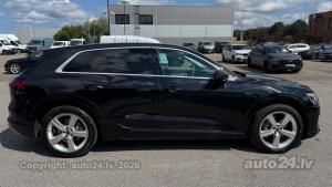 Melns Audi E-Tron 2022 Tallina, ar dzinēja tilpumu 0.00 L un nobraukumu 55 tūkst. km par 34000 €, foto 4 vietnē AUTOMOTO.COM.LV