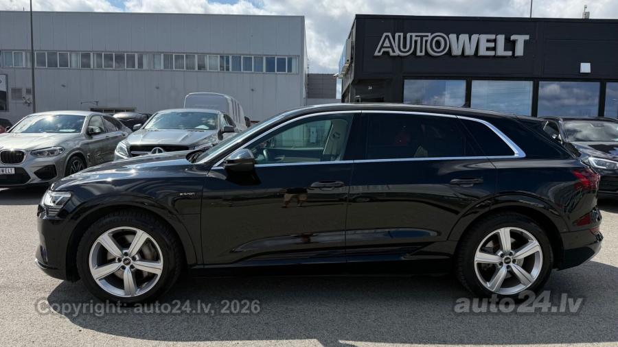 Melns Audi E-Tron 2022 Tallina, ar dzinēja tilpumu 0.00 L un nobraukumu 55 tūkst. km par 34000 €, foto 7 vietnē AUTOMOTO.COM.LV