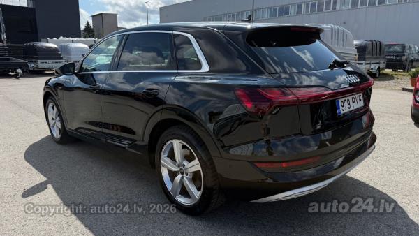 Black Audi E-Tron 2022 in Tallinn, with an engine capacity of 0.00 L and mileage of 55 thousand km for 34000 €, photo 7 on AUTOMOTO.COM.LV