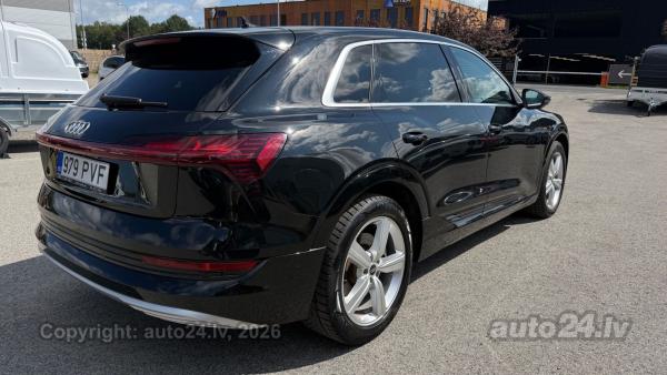 Black Audi E-Tron 2022 in Tallinn, with an engine capacity of 0.00 L and mileage of 55 thousand km for 34000 €, photo 9 on AUTOMOTO.COM.LV