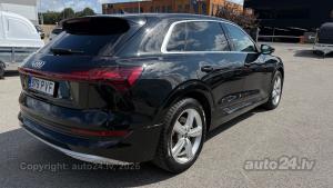 Melns Audi E-Tron 2022 Tallina, ar dzinēja tilpumu 0.00 L un nobraukumu 55 tūkst. km par 34000 €, foto 10 vietnē AUTOMOTO.COM.LV