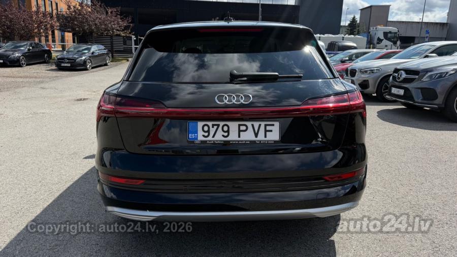 Melns Audi E-Tron 2022 Tallina, ar dzinēja tilpumu 0.00 L un nobraukumu 55 tūkst. km par 34000 €, foto 11 vietnē AUTOMOTO.COM.LV