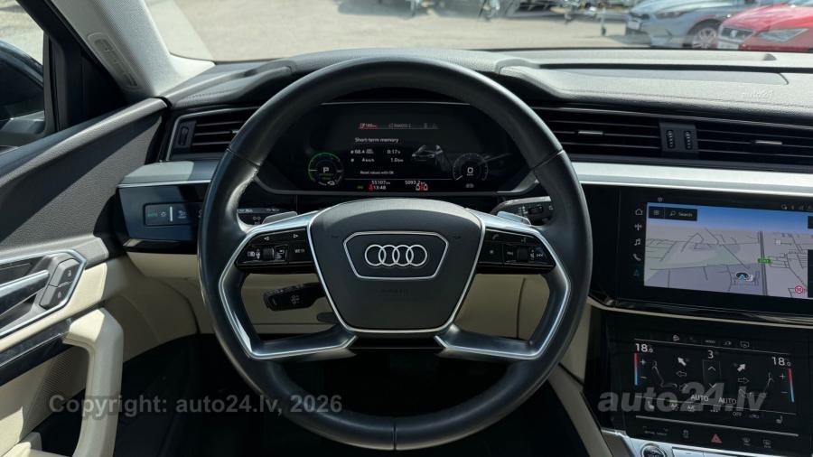 Melns Audi E-Tron 2022 Tallina, ar dzinēja tilpumu 0.00 L un nobraukumu 55 tūkst. km par 34000 €, foto 22 vietnē AUTOMOTO.COM.LV