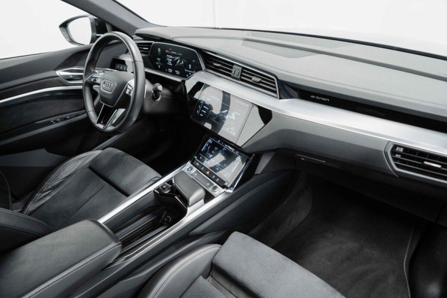 Black Audi E-Tron 2023 in Tallinn, with an engine capacity of 0.00 L and mileage of 62 thousand km for 36900 €, photo 8 on AUTOMOTO.COM.LV