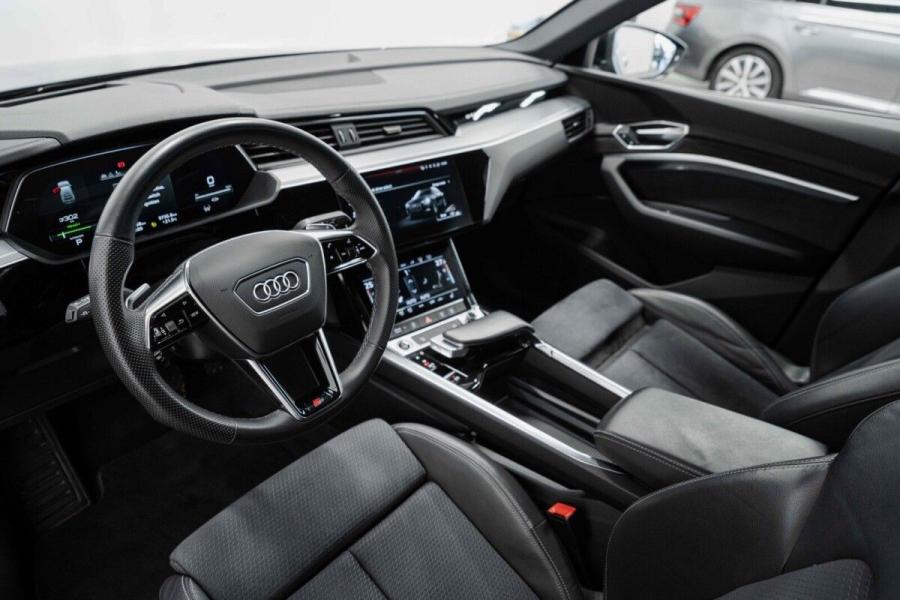 Black Audi E-Tron 2023 in Tallinn, with an engine capacity of 0.00 L and mileage of 62 thousand km for 36900 €, photo 9 on AUTOMOTO.COM.LV