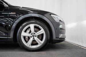 Black Audi E-Tron 2023 in Tallinn, with an engine capacity of 0.00 L and mileage of 62 thousand km for 36900 €, photo 17 on AUTOMOTO.COM.LV