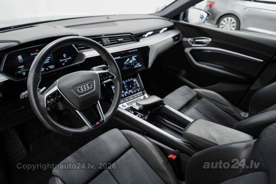 Melns Audi E-Tron 2023 Tallina, ar dzinēja tilpumu 0.00 L un nobraukumu 62 tūkst. km par 36900 €, foto 9 vietnē AUTOMOTO.COM.LV