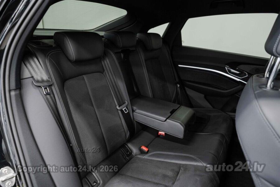 Melns Audi E-Tron 2023 Tallina, ar dzinēja tilpumu 0.00 L un nobraukumu 62 tūkst. km par 36900 €, foto 14 vietnē AUTOMOTO.COM.LV