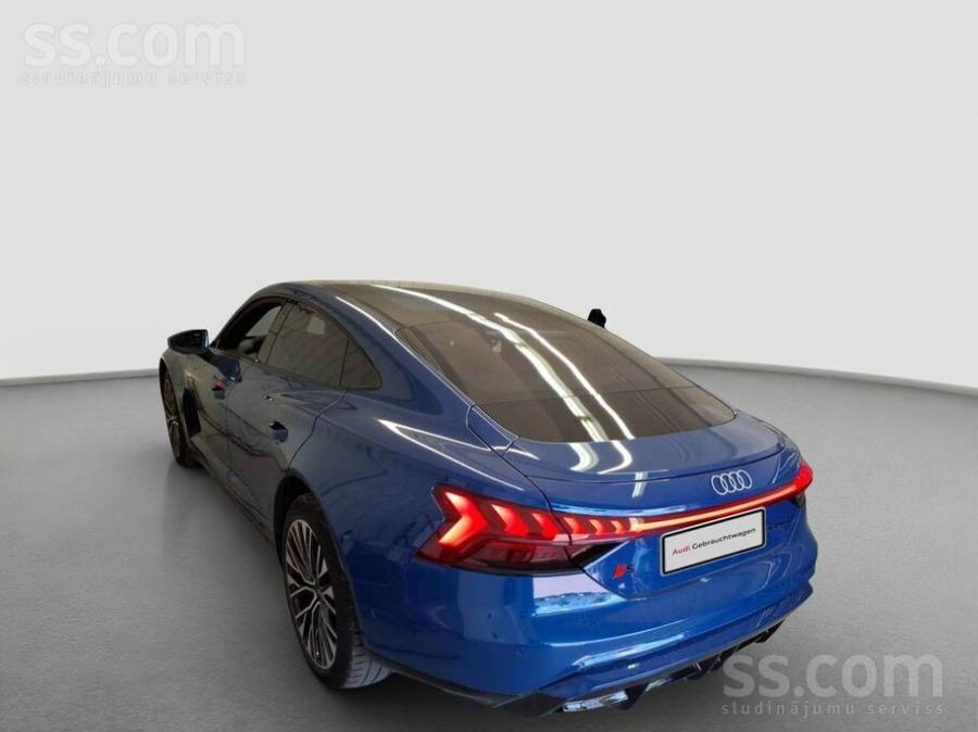 Blue Audi E-Tron 2025 in Riga, with an engine capacity of 1.40 L and mileage of 27 thousand km for 99990 €, photo 3 on AUTOMOTO.COM.LV