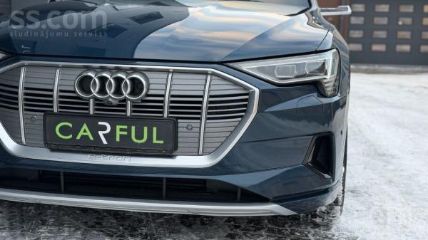 Zils Audi E-Tron 2019 Rīga, ar dzinēja tilpumu 0.00 L un nobraukumu 91 tūkst. km par 28900 €, foto 2 vietnē AUTOMOTO.COM.LV