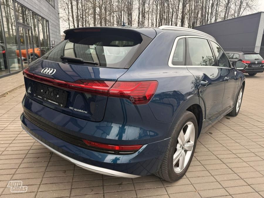 Zils Audi E-Tron 2019 Kauņa, ar dzinēja tilpumu 0.00 L un nobraukumu 157 tūkst. km par 18400 €, foto 4 vietnē AUTOMOTO.COM.LV