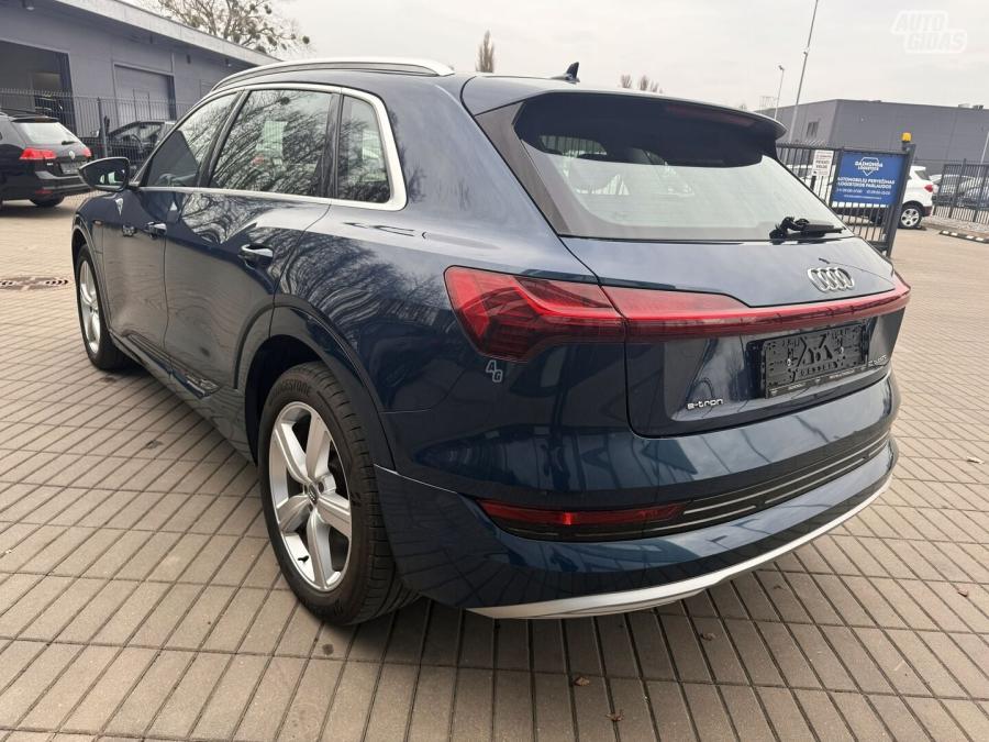 Zils Audi E-Tron 2019 Kauņa, ar dzinēja tilpumu 0.00 L un nobraukumu 157 tūkst. km par 18400 €, foto 5 vietnē AUTOMOTO.COM.LV