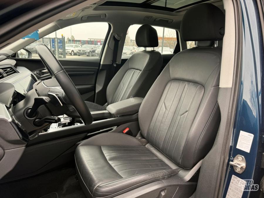 Zils Audi E-Tron 2019 Kauņa, ar dzinēja tilpumu 0.00 L un nobraukumu 157 tūkst. km par 18400 €, foto 9 vietnē AUTOMOTO.COM.LV
