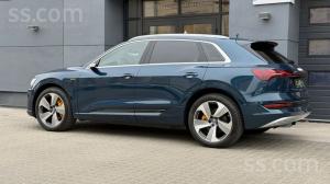 Синий Ауди E-Tron 2019 в Рига, объемом двигателя 0.00 л и пробегом 95 тыс. км за 28000 €, фото 7 на AUTOMOTO.COM.LV