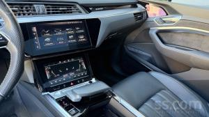 Синий Ауди E-Tron 2019 в Рига, объемом двигателя 0.00 л и пробегом 95 тыс. км за 28000 €, фото 15 на AUTOMOTO.COM.LV