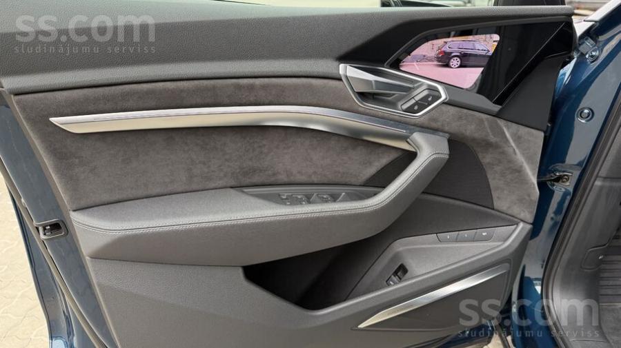 Синий Ауди E-Tron 2019 в Рига, объемом двигателя 0.00 л и пробегом 95 тыс. км за 28000 €, фото 20 на AUTOMOTO.COM.LV