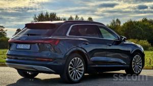 Zils Audi E-Tron 2019 Rīga, ar dzinēja tilpumu 0.00 L un nobraukumu 150 tūkst. km par 24500 €, foto 5 vietnē AUTOMOTO.COM.LV