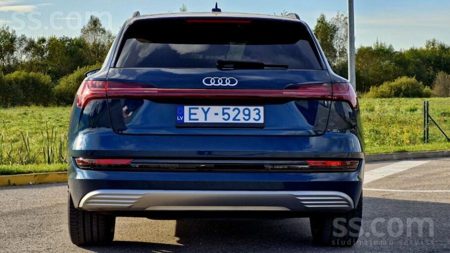 Zils Audi E-Tron 2019 Rīga, ar dzinēja tilpumu 0.00 L un nobraukumu 150 tūkst. km par 24500 €, foto 8 vietnē AUTOMOTO.COM.LV