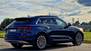 Zils Audi E-Tron 2019 Rīga, ar dzinēja tilpumu 0.00 L un nobraukumu 150 tūkst. km par 24500 €, foto 12 vietnē AUTOMOTO.COM.LV