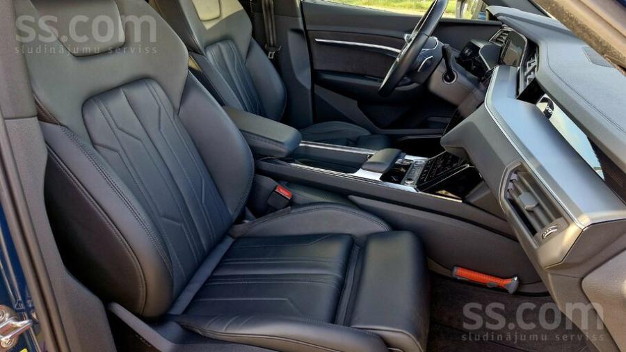 Zils Audi E-Tron 2019 Rīga, ar dzinēja tilpumu 0.00 L un nobraukumu 150 tūkst. km par 24500 €, foto 15 vietnē AUTOMOTO.COM.LV