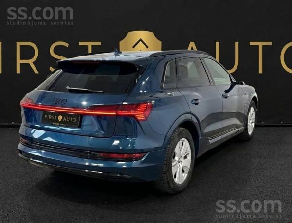 Blue Audi E-Tron 2019 in Tukums, with an engine capacity of 0.00 L and mileage of 84 thousand km for 29990 €, photo 2 on AUTOMOTO.COM.LV