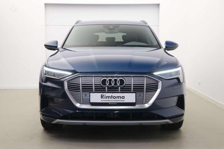 Blue Audi E-Tron 2019 in Vilnius, with an engine capacity of 0.00 L and mileage of 71 thousand km for 24790 €, photo 7 on AUTOMOTO.COM.LV
