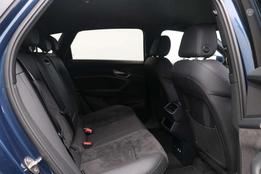 Blue Audi E-Tron 2019 in Vilnius, with an engine capacity of 0.00 L and mileage of 71 thousand km for 24790 €, photo 13 on AUTOMOTO.COM.LV