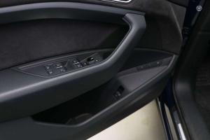 Blue Audi E-Tron 2019 in Vilnius, with an engine capacity of 0.00 L and mileage of 71 thousand km for 24790 €, photo 19 on AUTOMOTO.COM.LV