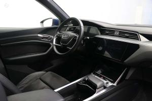 Blue Audi E-Tron 2019 in Vilnius, with an engine capacity of 0.00 L and mileage of 71 thousand km for 24790 €, photo 31 on AUTOMOTO.COM.LV