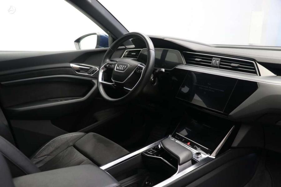 Blue Audi E-Tron 2019 in Vilnius, with an engine capacity of 0.00 L and mileage of 71 thousand km for 24790 €, photo 31 on AUTOMOTO.COM.LV