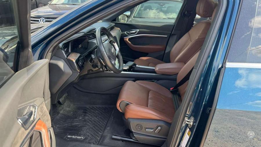 Zils Audi E-Tron 2019 Ukmergė, ar dzinēja tilpumu 0.00 L un nobraukumu 92 tūkst. km par 19999 €, foto 9 vietnē AUTOMOTO.COM.LV