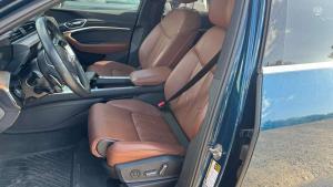 Zils Audi E-Tron 2019 Ukmergė, ar dzinēja tilpumu 0.00 L un nobraukumu 92 tūkst. km par 19999 €, foto 12 vietnē AUTOMOTO.COM.LV