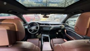 Zils Audi E-Tron 2019 Ukmergė, ar dzinēja tilpumu 0.00 L un nobraukumu 92 tūkst. km par 19999 €, foto 15 vietnē AUTOMOTO.COM.LV
