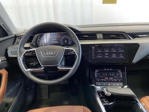 Zils Audi E-Tron 2019 Viļņa, ar dzinēja tilpumu 0.00 L un nobraukumu 179 tūkst. km par 21500 €, foto 6 vietnē AUTOMOTO.COM.LV
