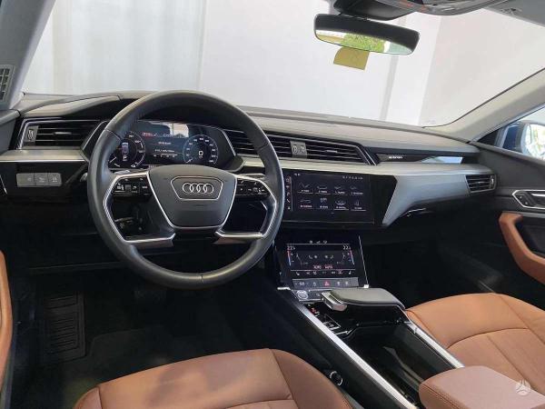 Zils Audi E-Tron 2019 Viļņa, ar dzinēja tilpumu 0.00 L un nobraukumu 179 tūkst. km par 21500 €, foto 7 vietnē AUTOMOTO.COM.LV