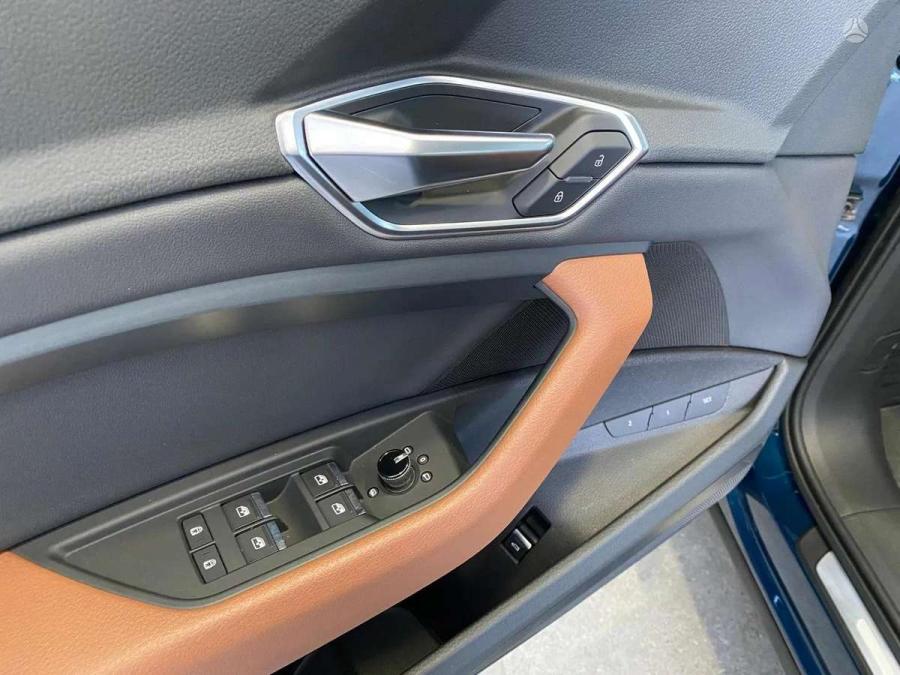 Zils Audi E-Tron 2019 Viļņa, ar dzinēja tilpumu 0.00 L un nobraukumu 179 tūkst. km par 21500 €, foto 9 vietnē AUTOMOTO.COM.LV