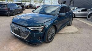 Blue Audi E-Tron 2019 in Ukmerge, with an engine capacity of 0.00 L and mileage of 92 thousand km for 19500 €, photo 5 on AUTOMOTO.COM.LV
