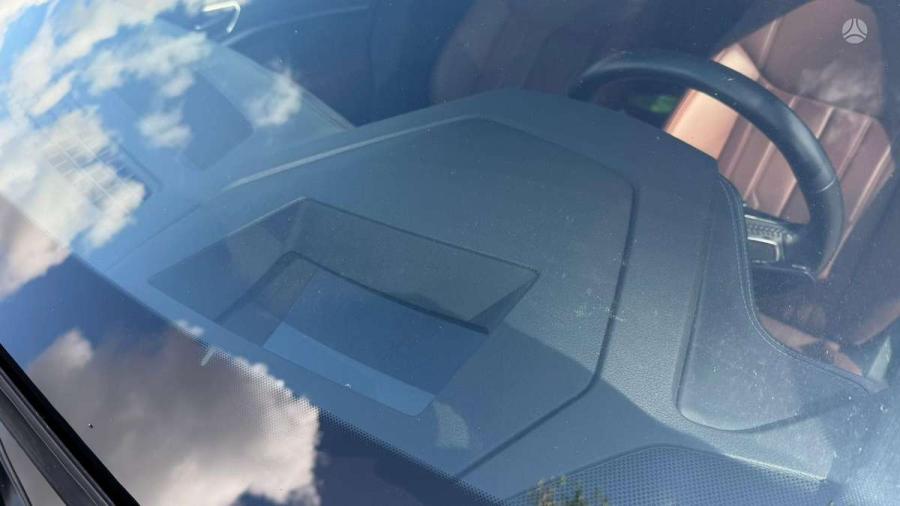 Blue Audi E-Tron 2019 in Ukmerge, with an engine capacity of 0.00 L and mileage of 92 thousand km for 19500 €, photo 11 on AUTOMOTO.COM.LV