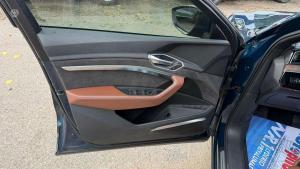 Blue Audi E-Tron 2019 in Ukmerge, with an engine capacity of 0.00 L and mileage of 92 thousand km for 19500 €, photo 13 on AUTOMOTO.COM.LV