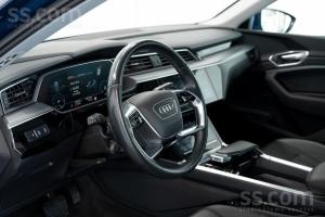 Синий Ауди E-Tron 2019 в Рига, объемом двигателя 0.00 л и пробегом 148 тыс. км за 23900 €, фото 6 на AUTOMOTO.COM.LV
