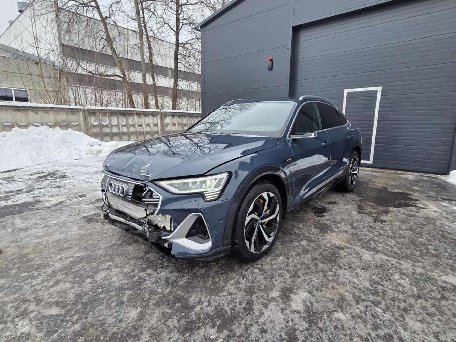 Zils Audi E-Tron 2020 Kauņa, ar dzinēja tilpumu 0.00 L un nobraukumu 108 tūkst. km par 18800 €, foto 1 vietnē AUTOMOTO.COM.LV